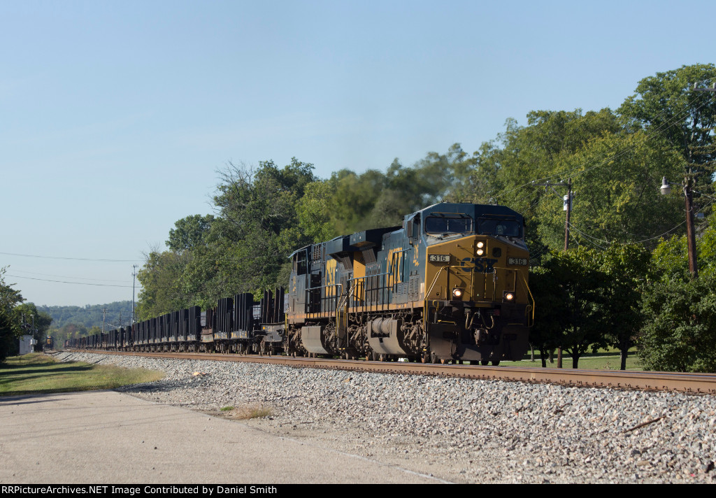 CSX 316 leads K587.